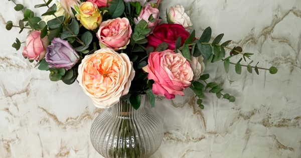 BELLA ISABELLA | ROSES EUCALYPTUS BOUQUET