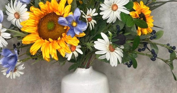 10 FLOWERS THAT SYMBOLISE KINDNESS