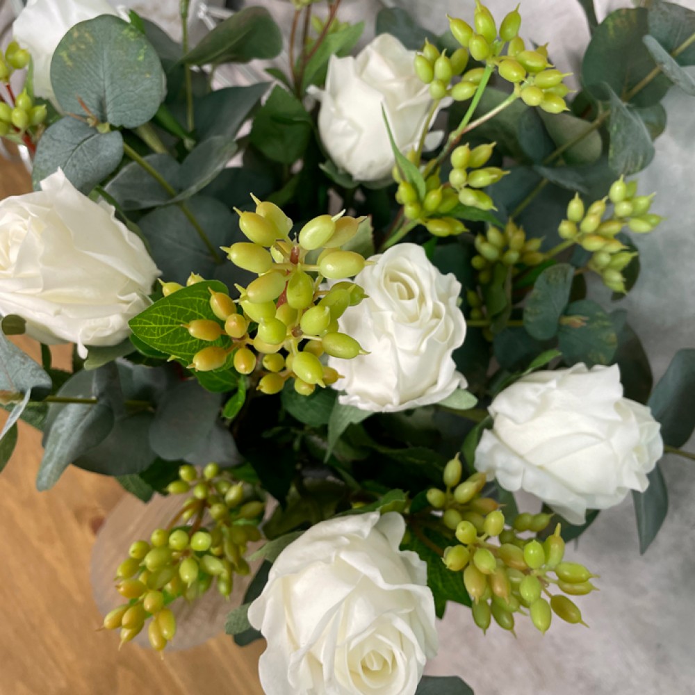 ONLY ROSES | ROSE EUCALYPTUS BERRIES BOUQUET